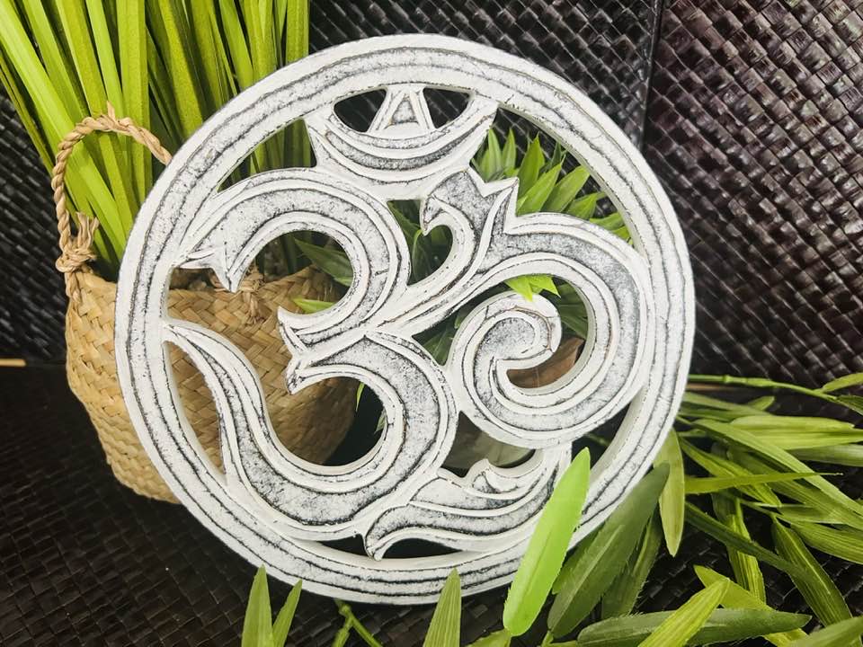 om Symbol 'White' Small – Palms of Bali